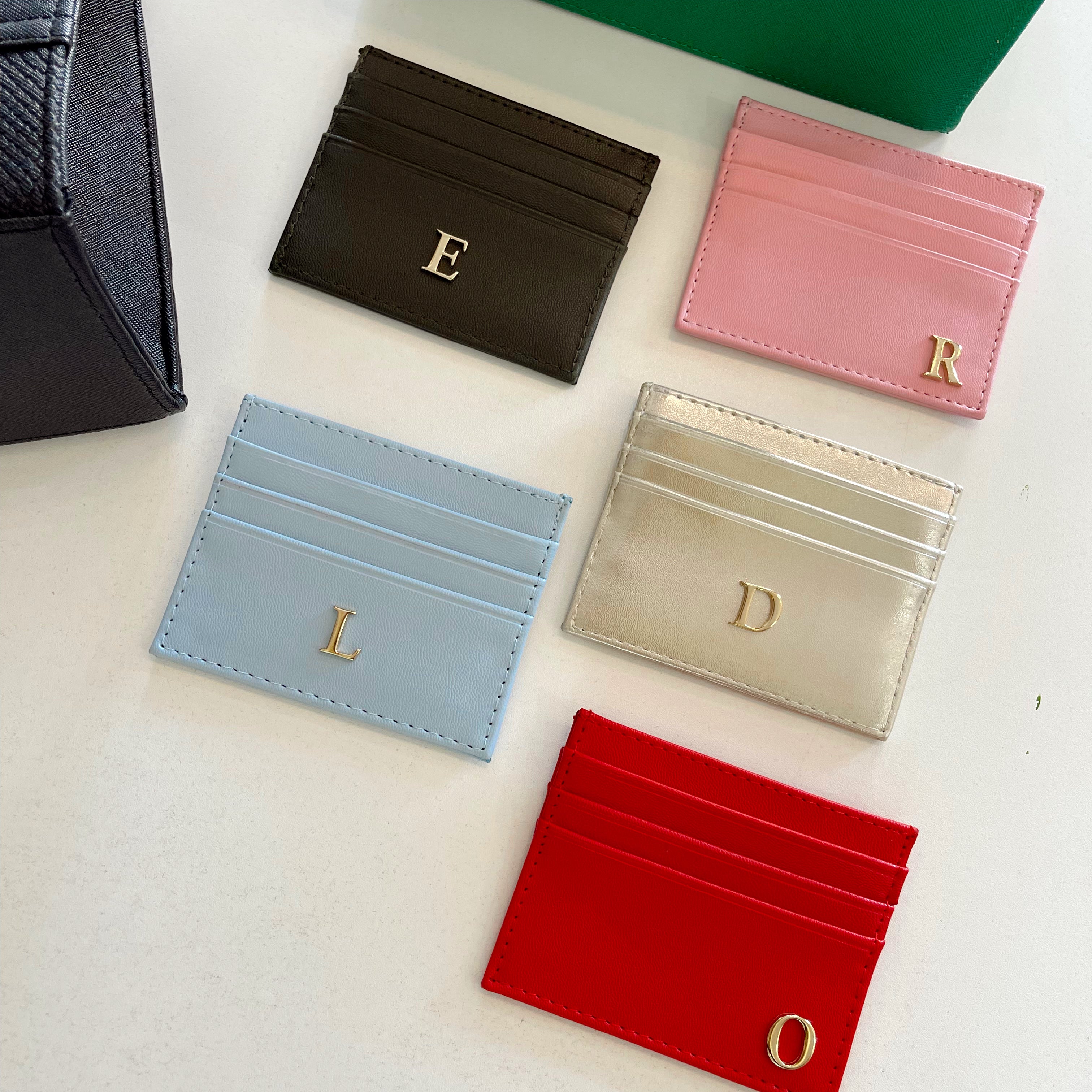 Tarjeteros personalizados – deceaccesorios